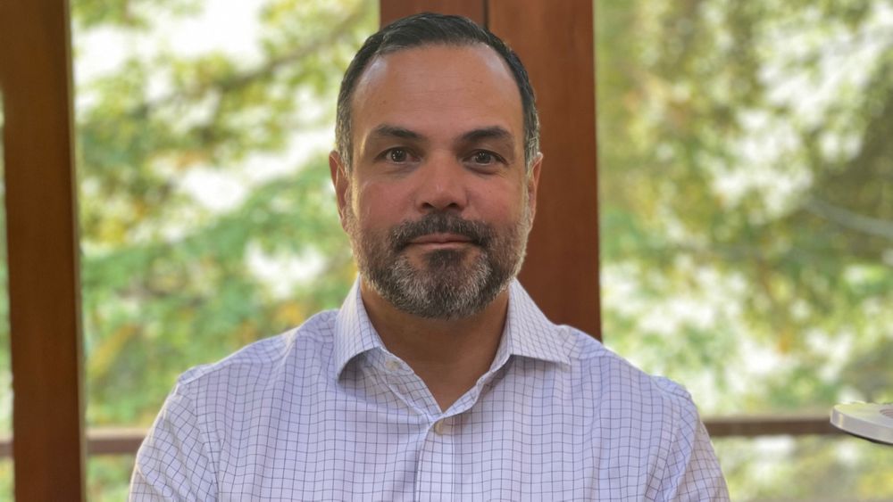 How Does Mindfulness Help with Stress Reduction? (+ 5 Techniques to ...